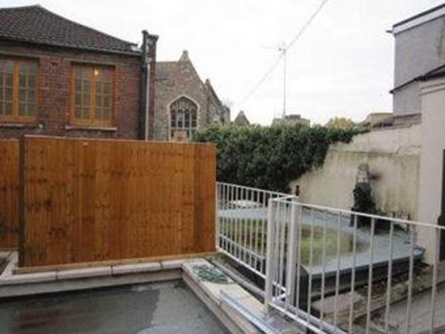 3 Bedrooms Flat for rent in Stokes Croft, Bristol BS1