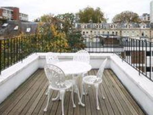3 Bedrooms Flat for rent in Stoner Road, West Kensington W14