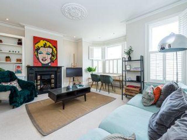 3 Bedrooms Flat for rent in Stormont Road, London SW11
