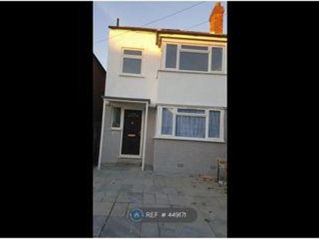 3 Bedrooms Flat for rent in Streatham, London SW16