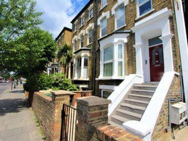 3 Bedrooms Flat for rent in Stroud Green Road, London N4