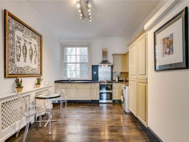 3 Bedrooms Flat for rent in Sumner Place, London SW7