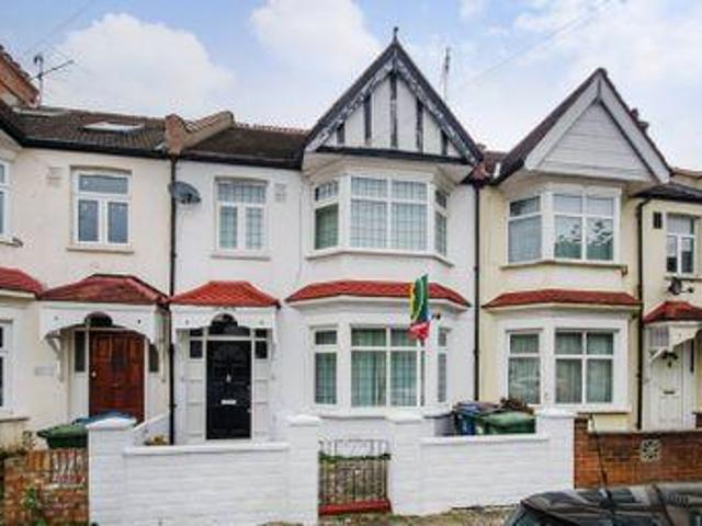 3 Bedrooms Flat for rent in Sumner Road, West Harrow HA1
