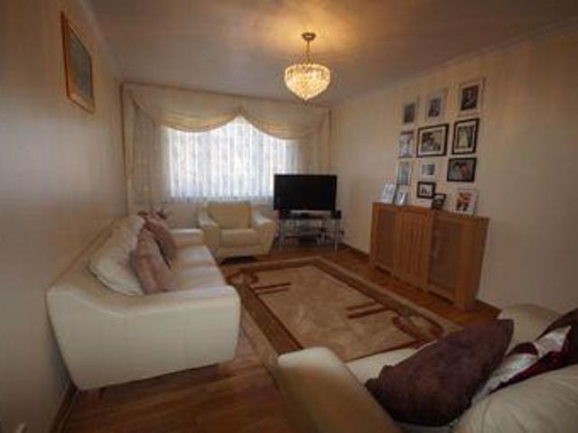 3 Bedrooms Flat for rent in Sydney Road, London N8