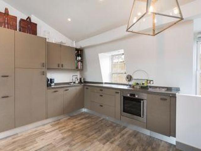 3 Bedrooms Flat for rent in Sydney Street, Chelsea SW3