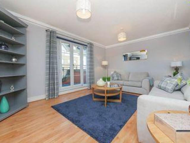 3 Bedrooms Flat for rent in Powderhall Road, Edinburgh EH7