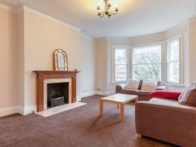3 Bedrooms Flat for rent in Poynders Road, Clapham, London SW4