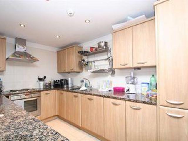 3 Bedrooms Flat for rent in Point Pleasant, London SW18