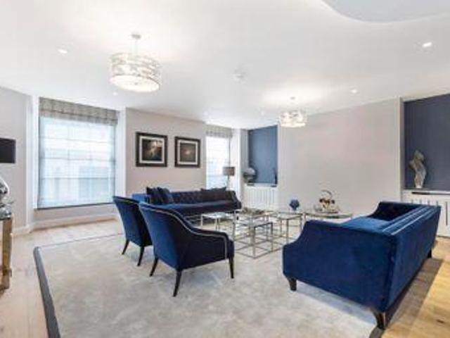 3 Bedrooms Flat for rent in Portland Place, London W1B