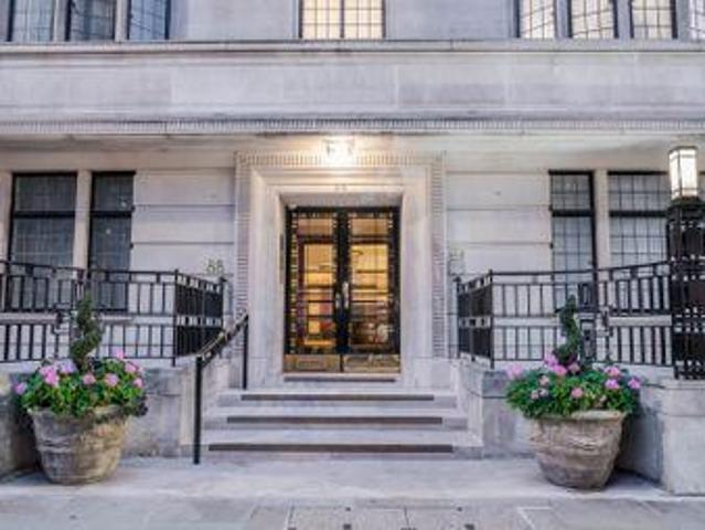 3 Bedrooms Flat for rent in Portland Place, London W1B