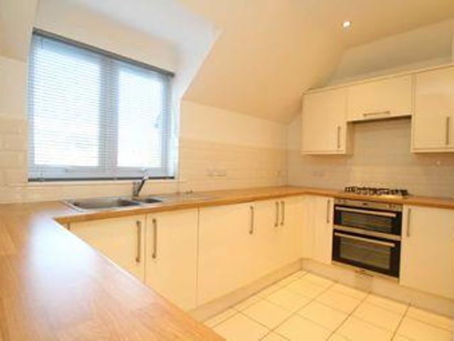 3 Bedrooms Flat for rent in Page Heath Lane, Bickley, Bromley BR1