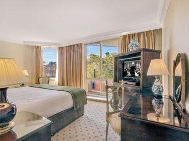 3 Bedrooms Flat for rent in Palace Gate, Knightsbridge, London W8
