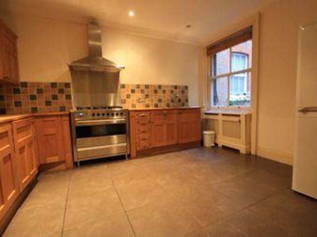 3 Bedrooms Flat for rent in Palace Gate, Kensington W8