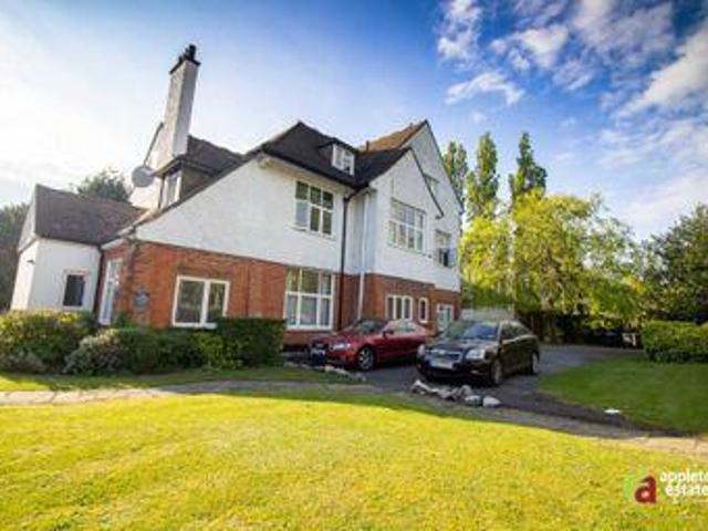 3 Bedrooms Flat for rent in Pampisford Road, South Croydon CR2
