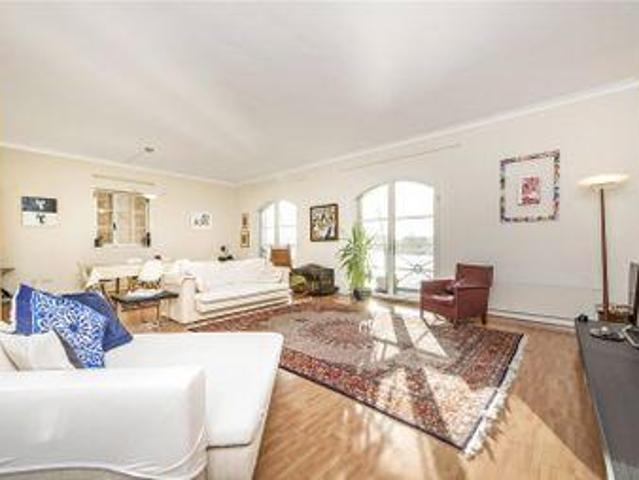 3 Bedrooms Flat for rent in Paper Mill Wharf, Narrow Street, London E14