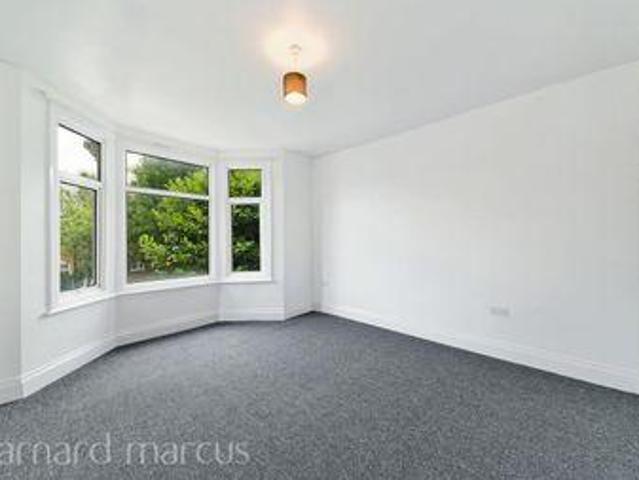 3 Bedrooms Flat for rent in Parchmore Road, Thornton Heath CR7