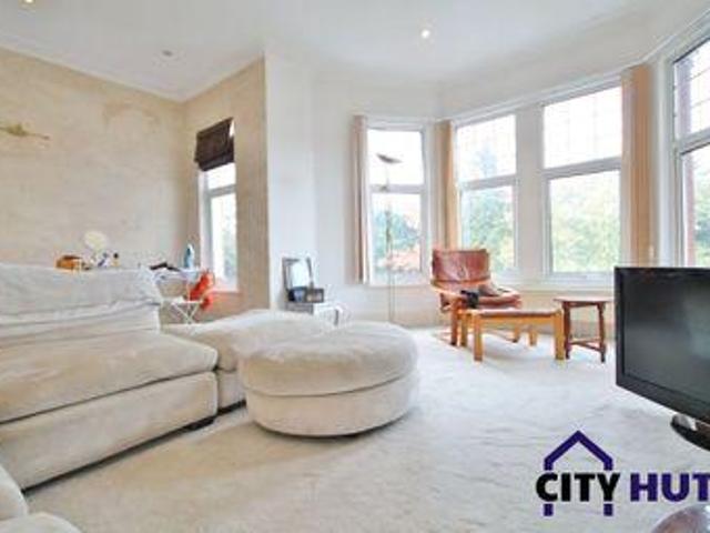 3 Bedrooms Flat for rent in Park View Road, London N3