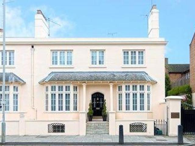 3 Bedrooms Flat for rent in Park Village West, London NW1