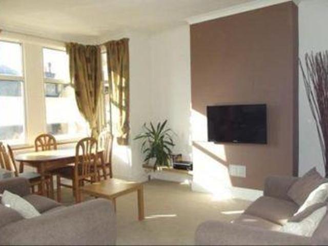 3 Bedrooms Flat for rent in Park Avenue, Barking IG11