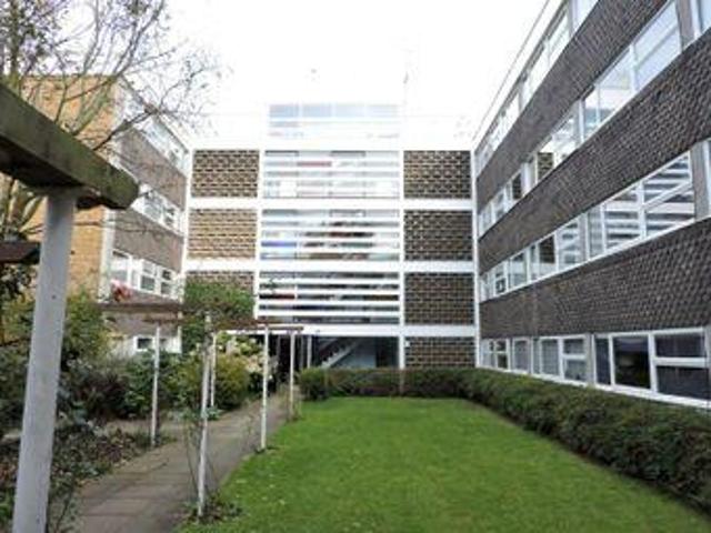 3 Bedrooms Flat for rent in Park Gate, Somerhill Road, Hove BN3