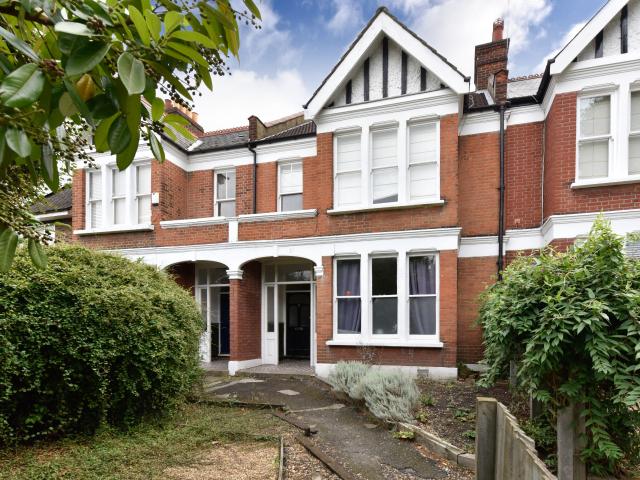 3 Bedrooms Flat for Rent in Park Hill | Foxtons