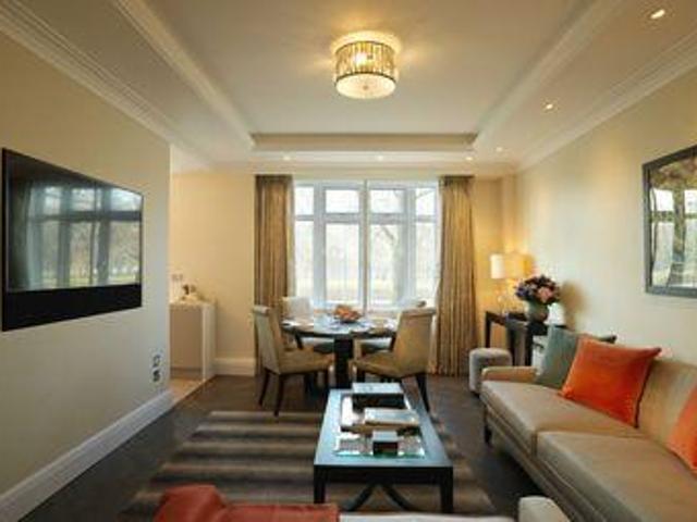 3 Bedrooms Flat for rent in Park Lane, Mayfair, London W1K