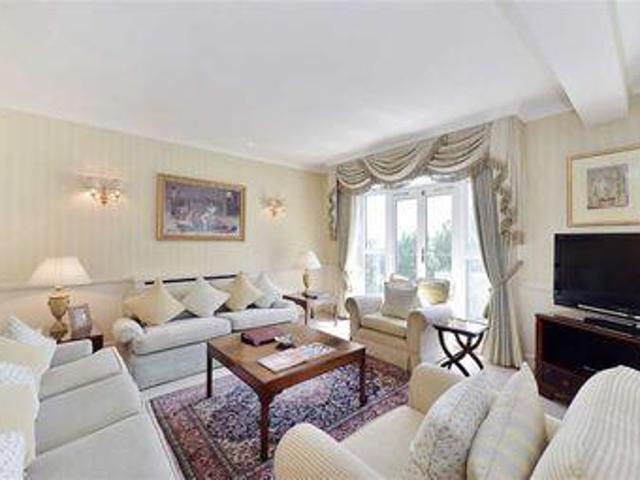 3 Bedrooms Flat for rent in Park Lane, Mayfair, London W1K