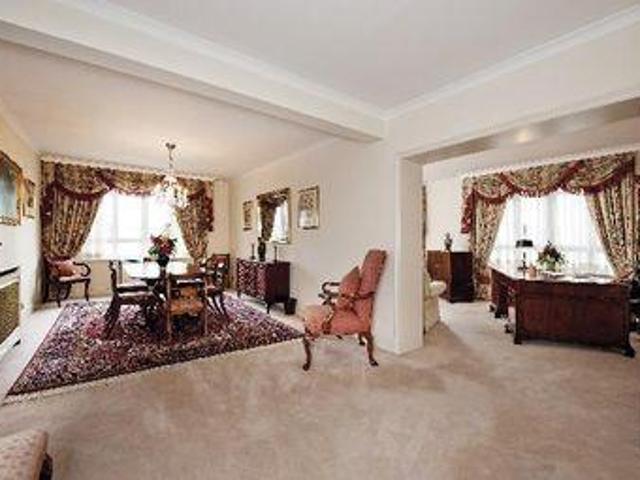 3 Bedrooms Flat for rent in Park Lane, Mayfair, London W1K