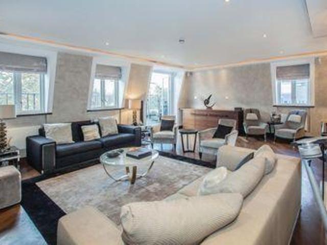 3 Bedrooms Flat for rent in Park Lane, London W1K