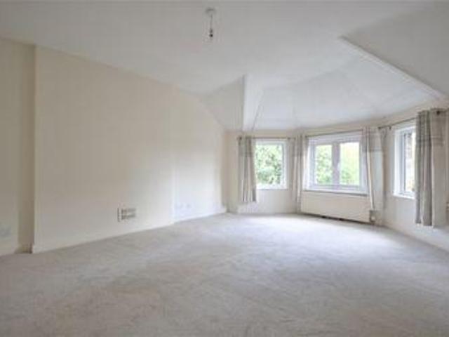 3 Bedrooms Flat for rent in Parklands, Berrylands, Surbiton KT5
