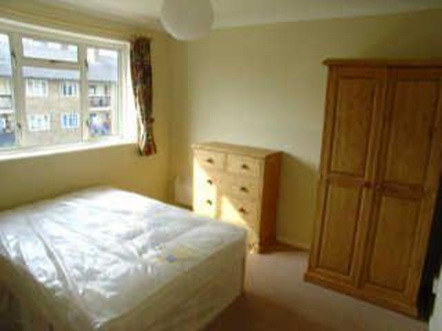 3 Bedrooms Flat for rent in Pearscroft Road, London SW6