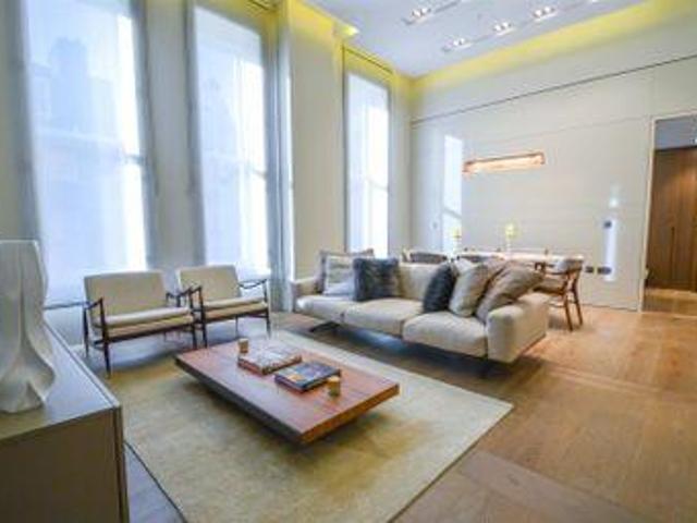 3 Bedrooms Flat for rent in Pearson Square, London W1T