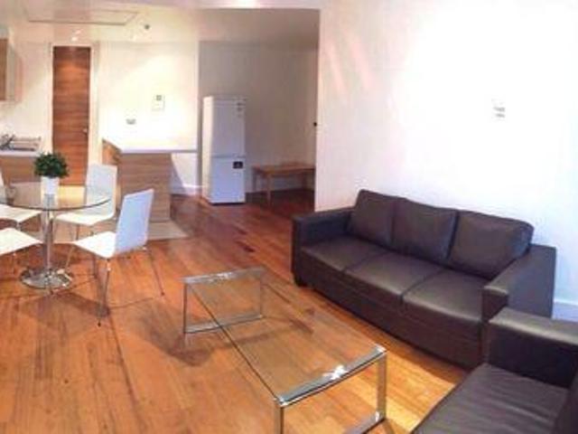 3 Bedrooms Flat for rent in Peninsula Apartments, West End Quay, Paddington W2