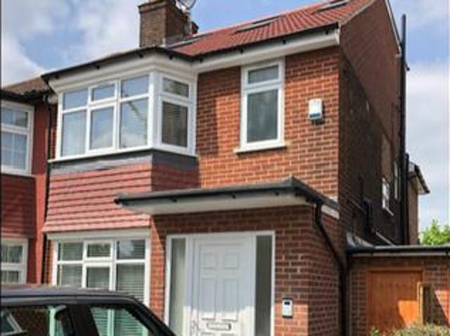 3 Bedrooms Flat for rent in Pennine Drive, London NW2