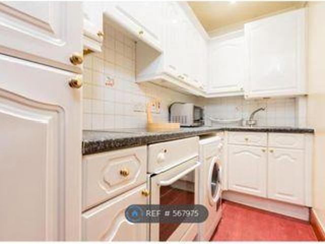 3 Bedrooms Flat for rent in Penywern Road, London SW5