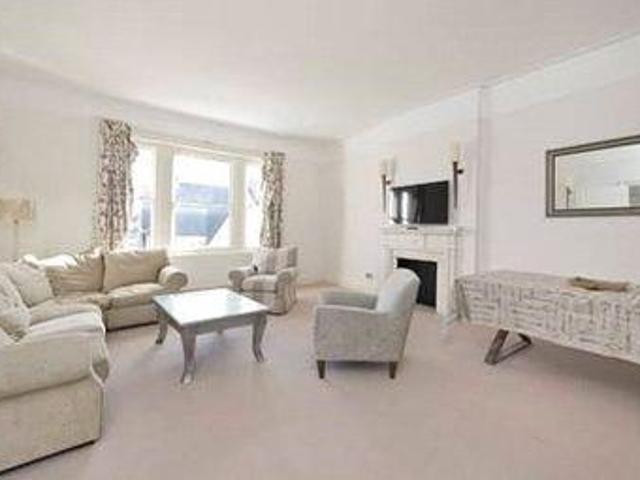 3 Bedrooms Flat for rent in Phillimore Place, Kensington, London W8
