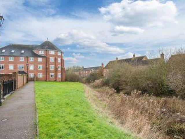 3 Bedrooms Flat for rent in Phoenix House, Michaels Mews, Aylesbury HP19