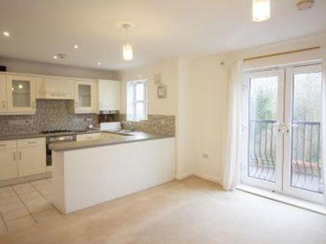 3 Bedrooms Flat for rent in Pickard Drive, Sheffield S13