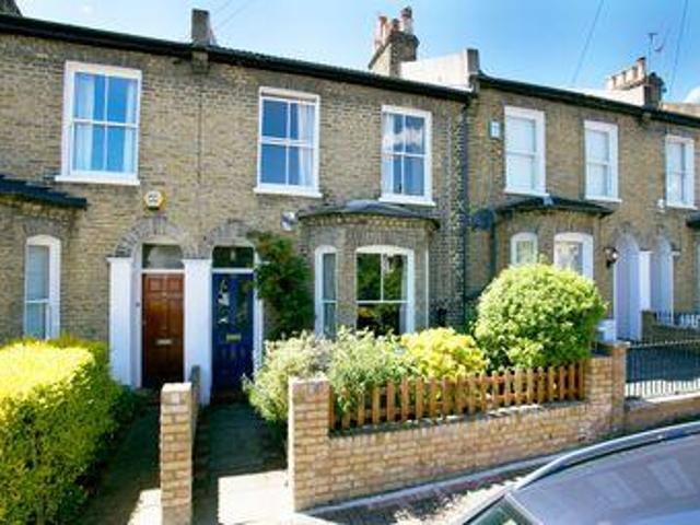 3 Bedrooms Flat for rent in Pickets Street, London SW12