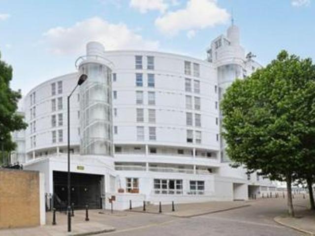 3 Bedrooms Flat for rent in Pierhead Lock, Docklands E14