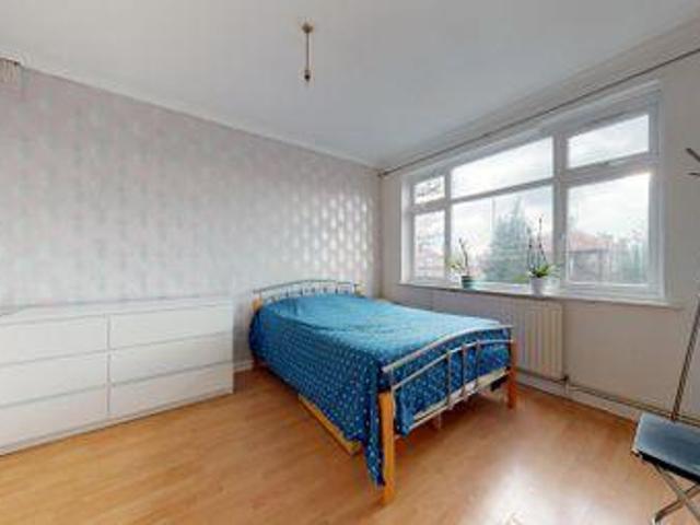 3 Bedrooms Flat for rent in Pincombe House, London SE17