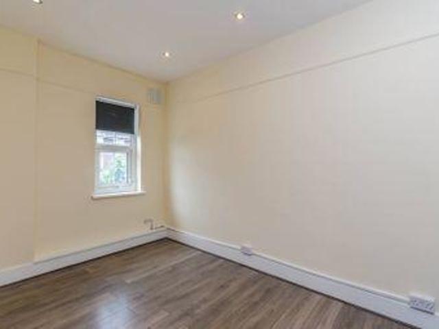 3 Bedrooms Flat for rent in Pinner Road, North Harrow, Harrow HA2