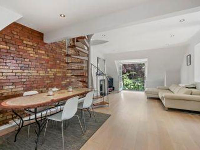 3 Bedrooms Flat for rent in Platts Lane, Hampstead NW3