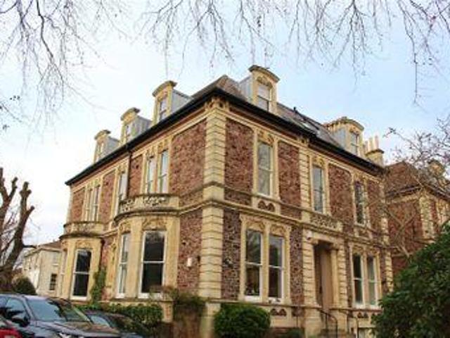 3 Bedrooms Flat for rent in Priory Road, Clifton, Bristol, Somerset BS8