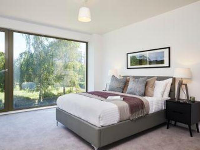 3 Bedrooms Flat for rent in Priory Road, London E6