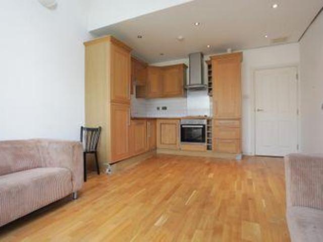 3 Bedrooms Flat for rent in Primrose Court, London SW12