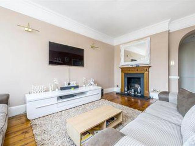 3 Bedrooms Flat for rent in Prince Of Wales Drive, London SW11