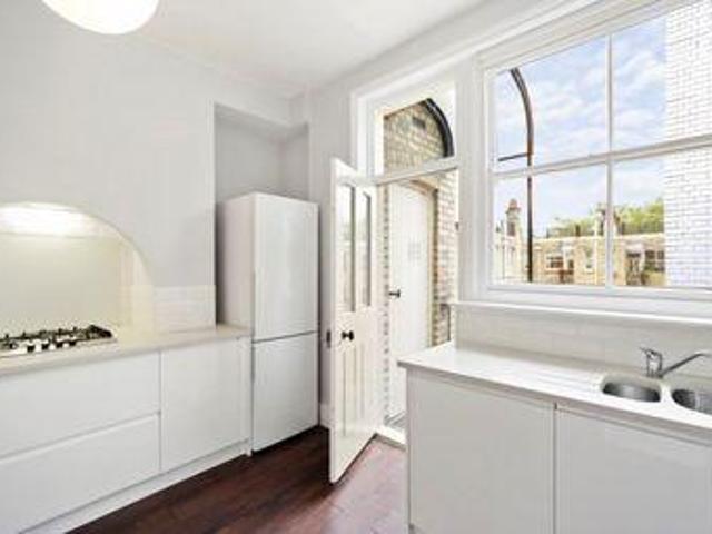 3 Bedrooms Flat for rent in Prince Of Wales Drive, London SW11