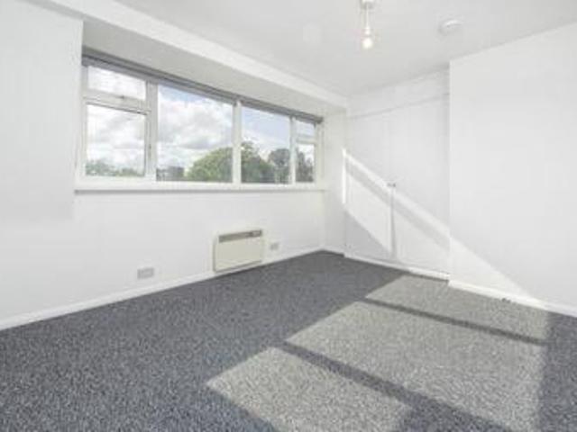 3 Bedrooms Flat for rent in Prince Of Wales Road, Kentish Town NW5