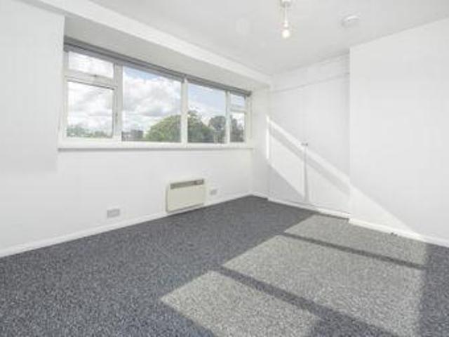 3 Bedrooms Flat for rent in Prince Of Wales Road, Kentish Town NW5